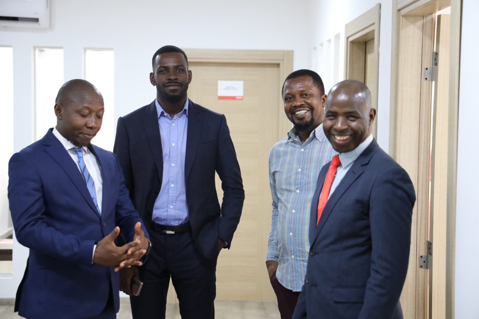 Qui Sommes-nous? - Mouna Group